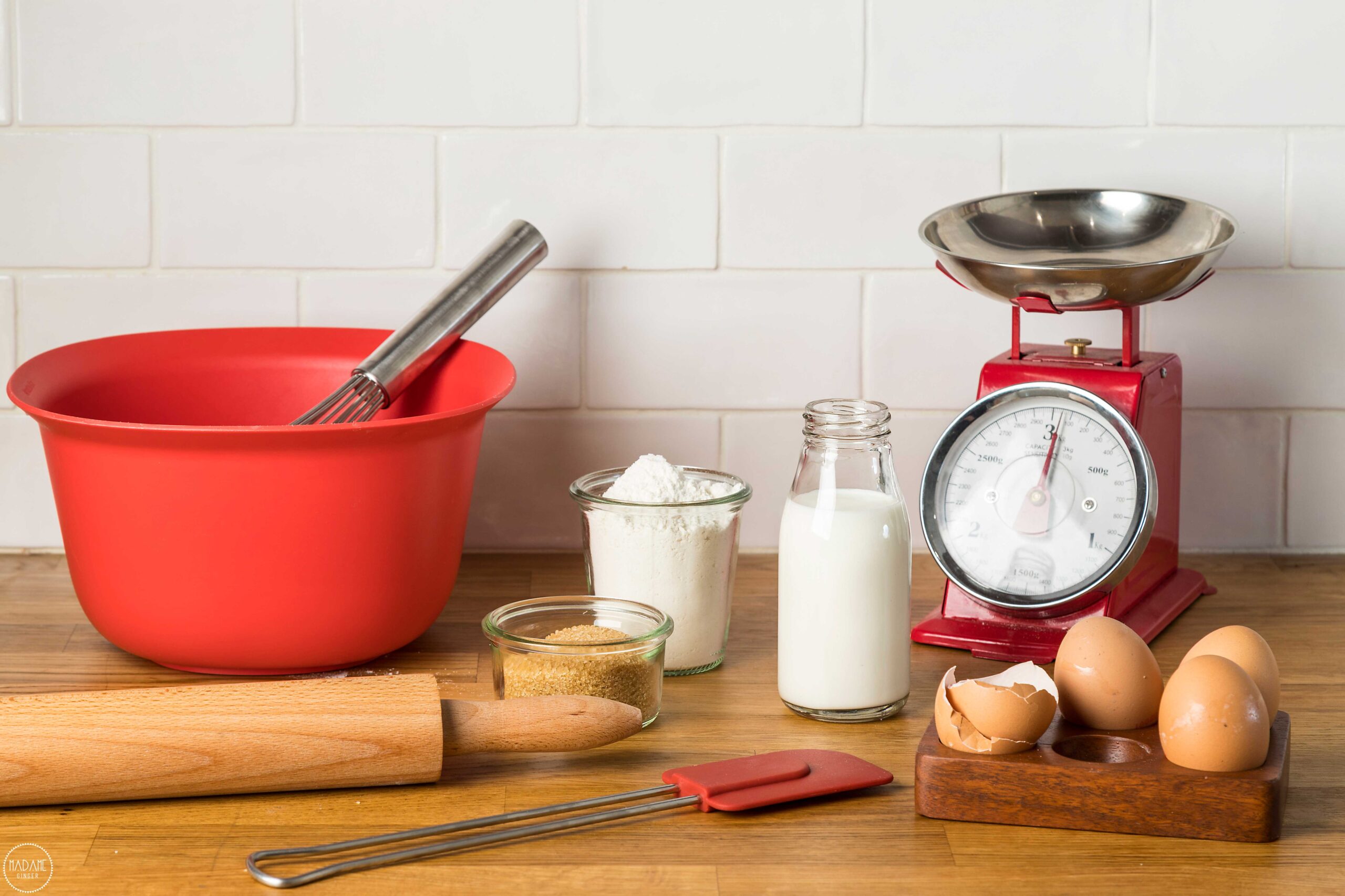Baking 101: 12 απαραίτητα εργαλεία για ζαχαροπλαστική χωρίς μίξερ ...