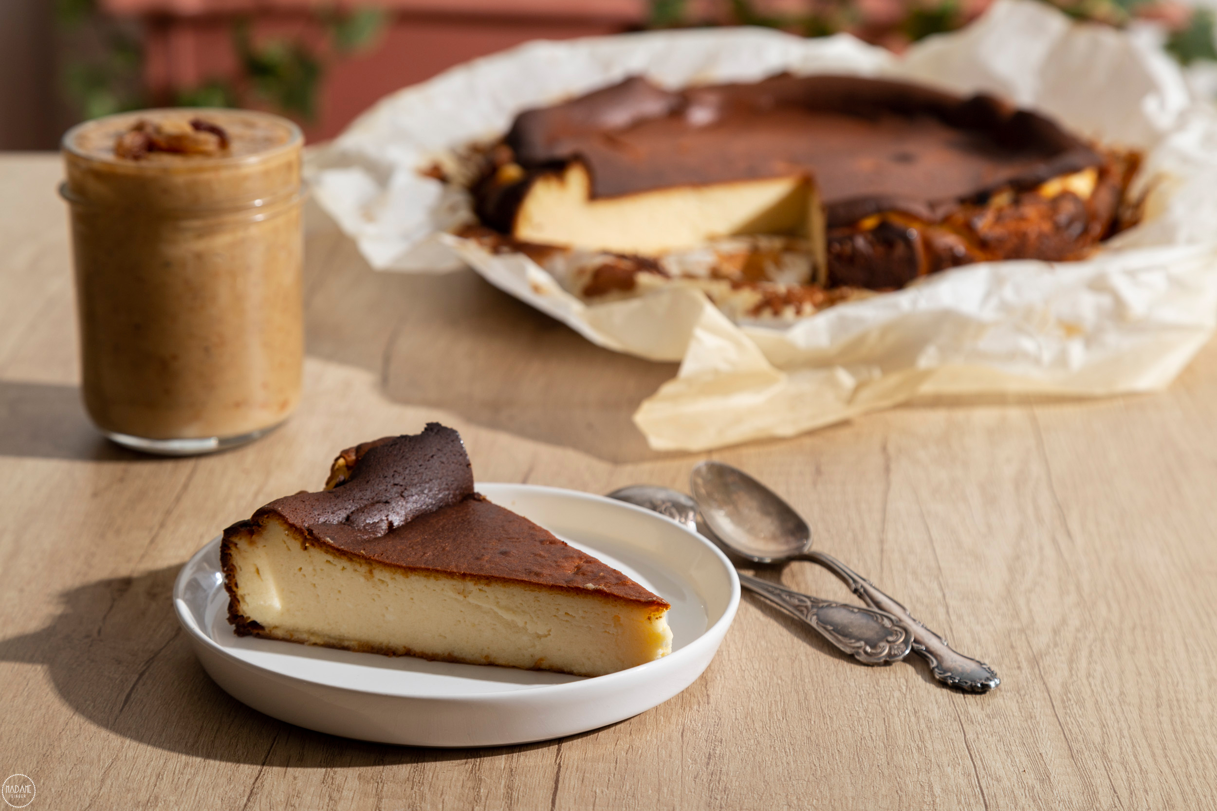 Το απόλυτο βάσκικο τσιζκέικ (cheesecake) με καραμέλα σταφίδας ...