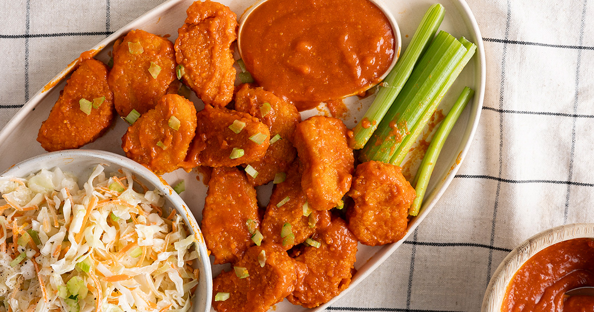 Plant-based nuggets με σπιτική buffalo sauce
