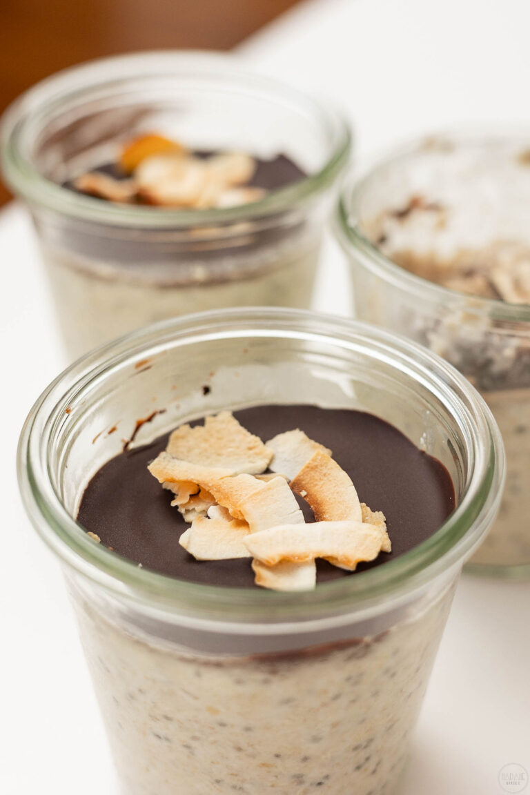 Bounty overnight oats με καρύδα και σοκολάτα