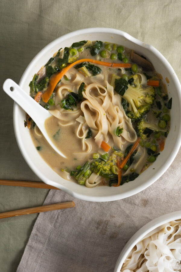 Σούπα miso με noodles